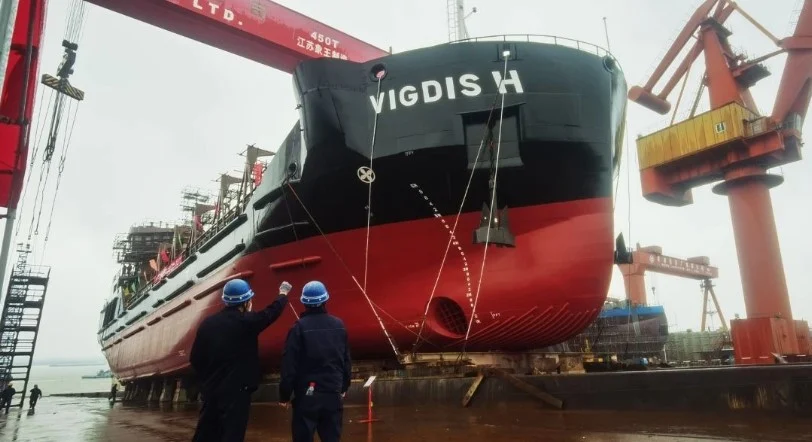 Seaworks’ LNG-powered self-unloading bulker hits the water | World ...