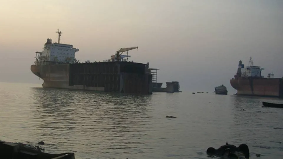 NGO: Greeks and Germans top list of beach scrapping | World Ports ...