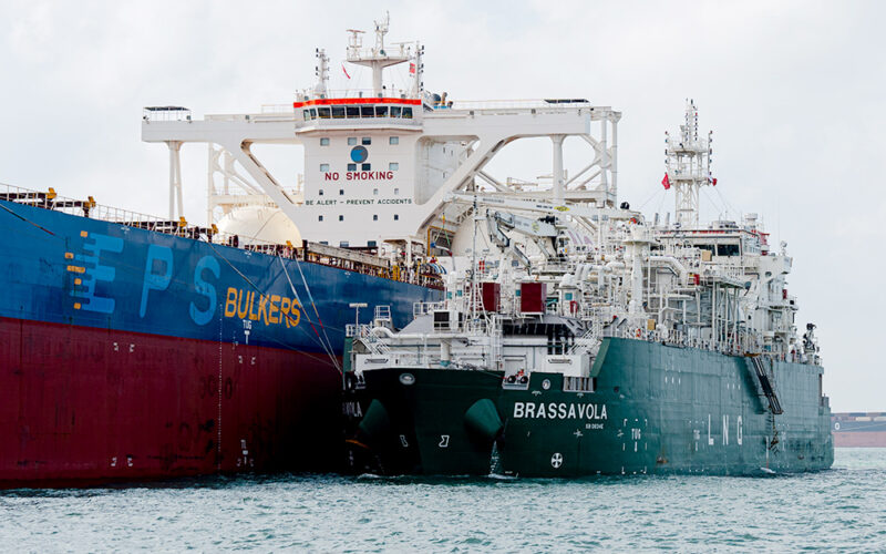 MOL vessel conducts ship-to-ship LNG bunkering | World Ports Organization