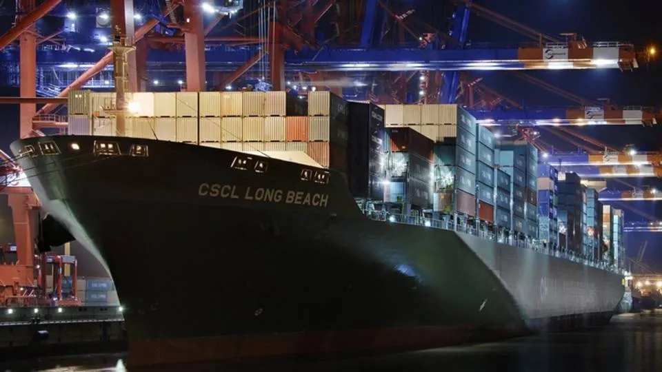 Seaspan to deliver another five LNG container ships | World Ports ...